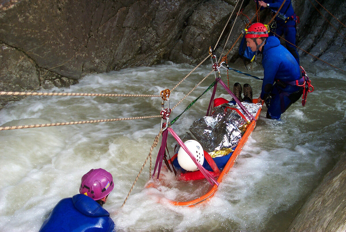 Canyoning - Training of Commercial Guides · ICAR – International ...