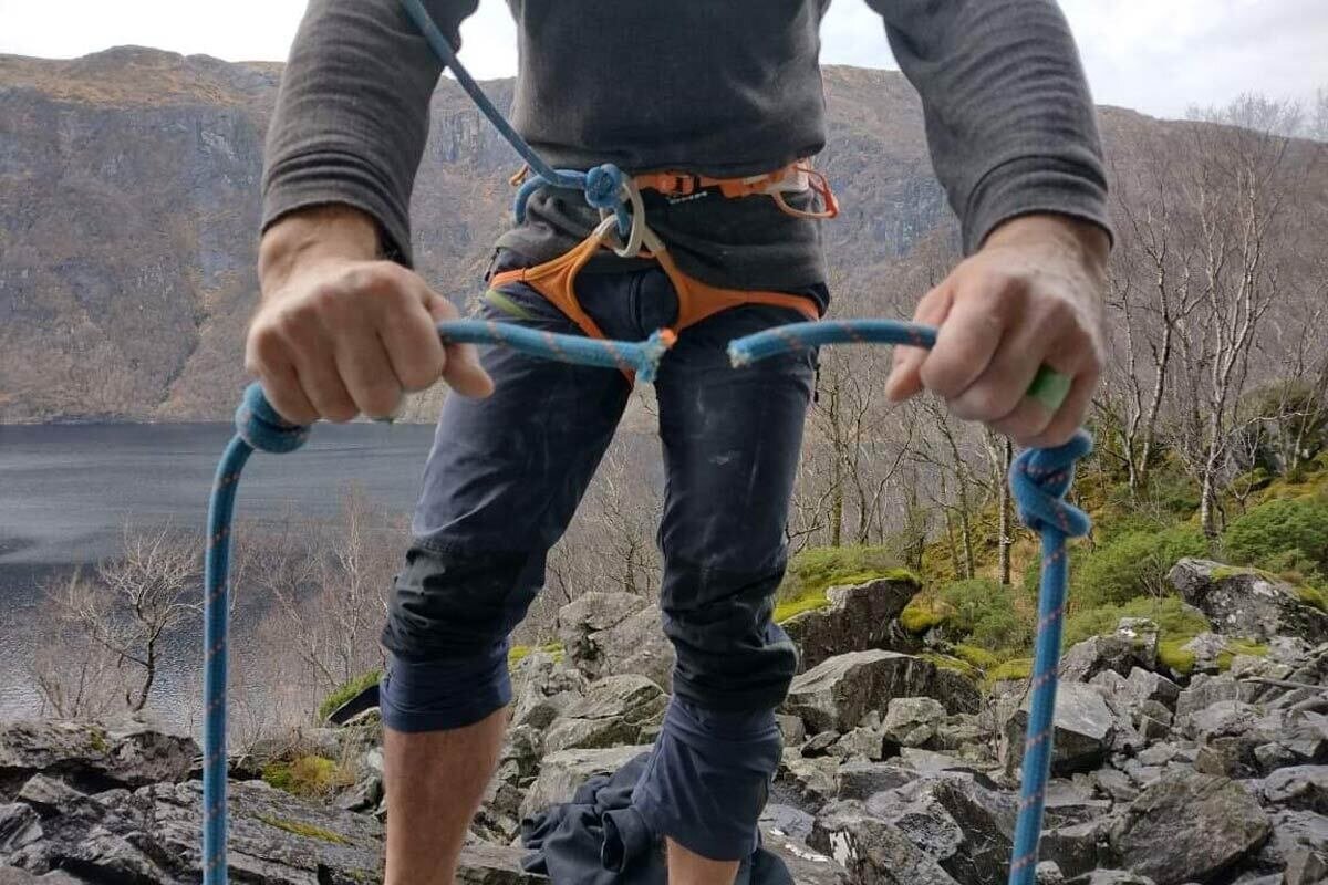 Sharp Edges and Rope Cuts · ICAR – International Commission for Alpine ...